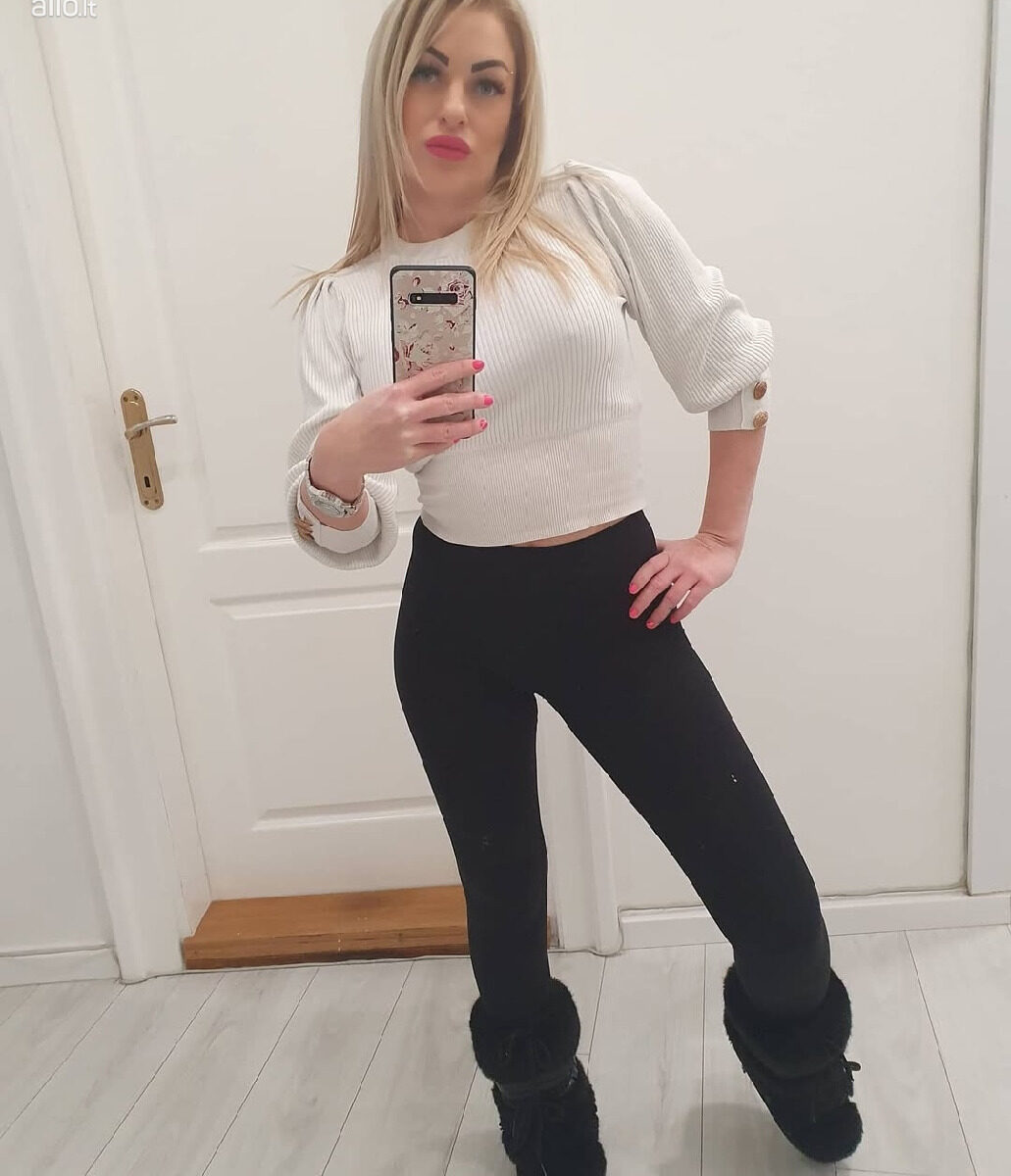 Mergina ieško vaikino - eskortas, seksas, trumpalaikiai pasimatymai.